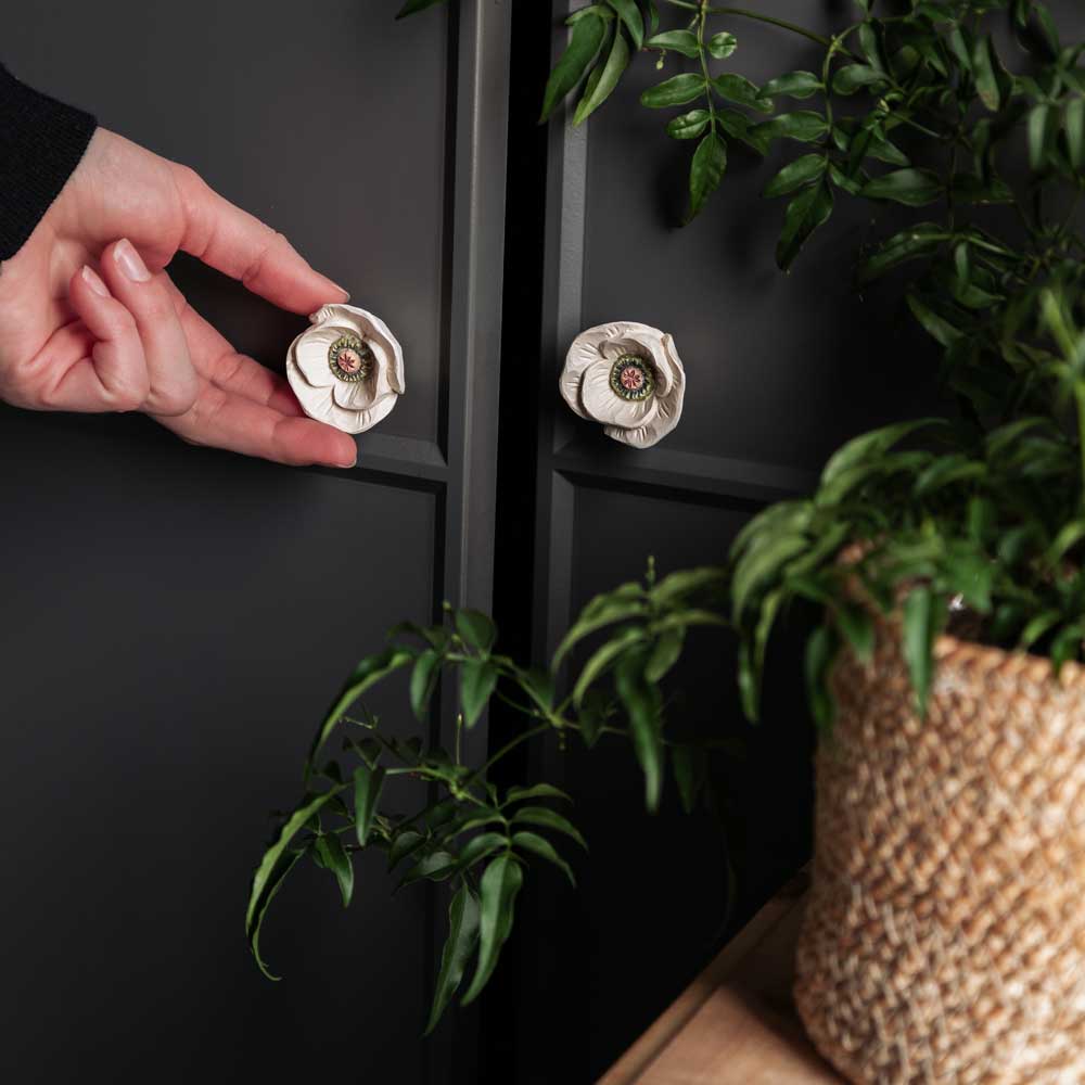 Tirador de Mueble con Forma de Flor Blanca – Diseño Artesanal Tallado ...